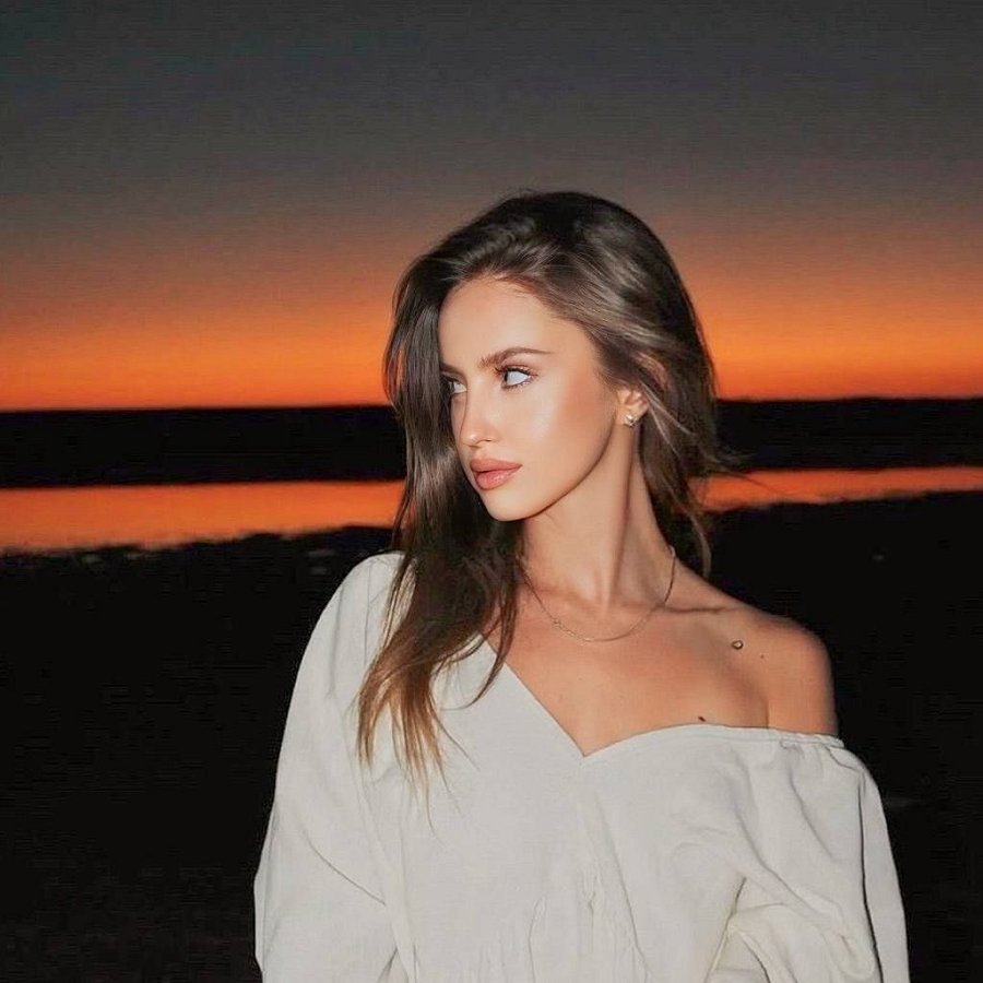 Blog: People think i’m naive because i have less life experience by DeLuneA