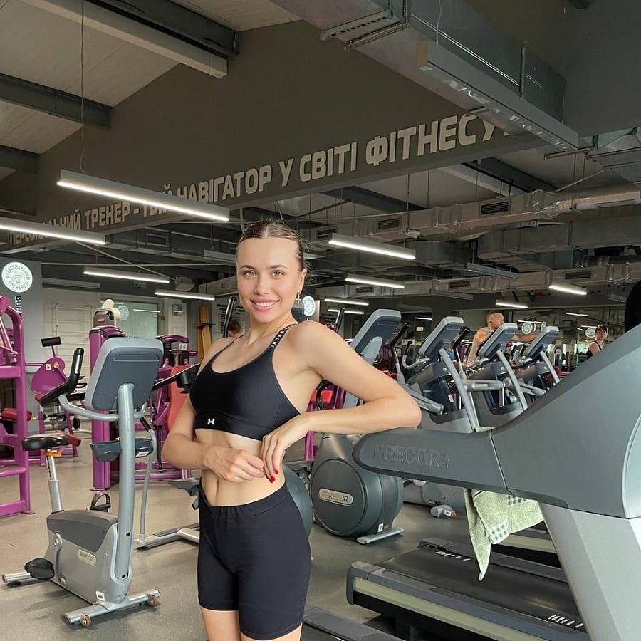 Blog: Fitness and flirting: how to strike up a conversation at the gym by ANGEL😈JULIA