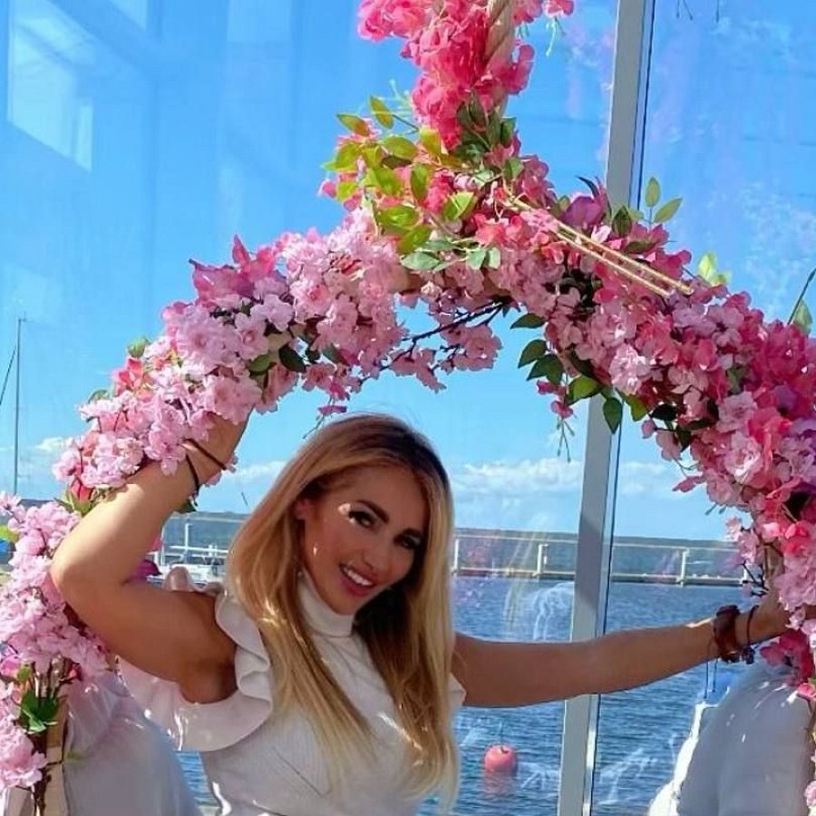 Blog: Polish women are perfect for relationships! by Aneta Beauty