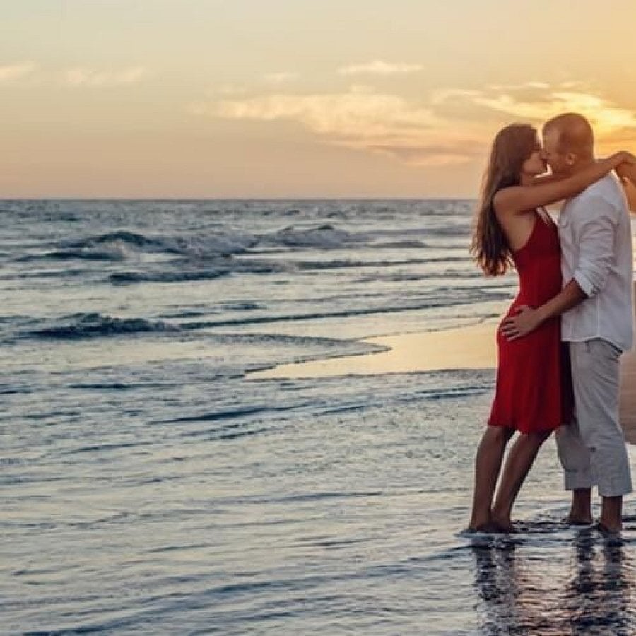 Blog: Tactics that make kissing perfect kissing is an art and it is one ...