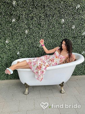 Find bride. Single Russian and Ukrainian brides